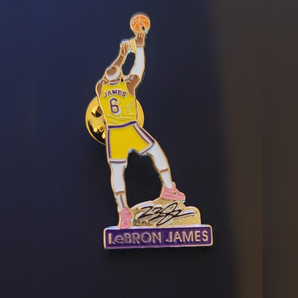 EE PIN COLLECTIBLES | Other | Lakers Lebron James Nba All Time High ...